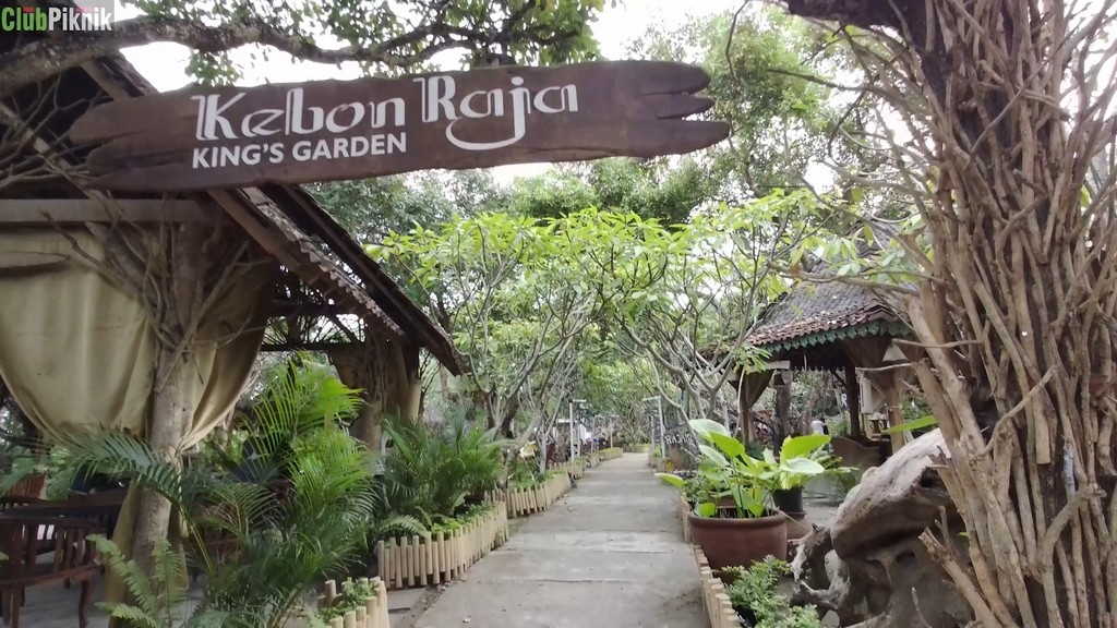 Rajaklana Resto Restoran Keluarga Di Puncak Bukit Clubpiknik